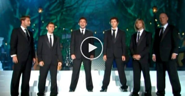 Watch Dave Allen's Great Irish Joke On Catching A Leprechaun