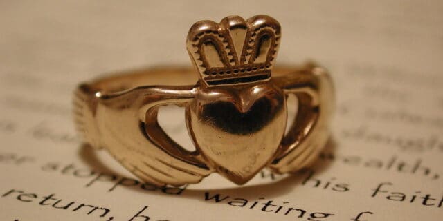 Claddagh Ring Celtic Symbols - Irish Around The World