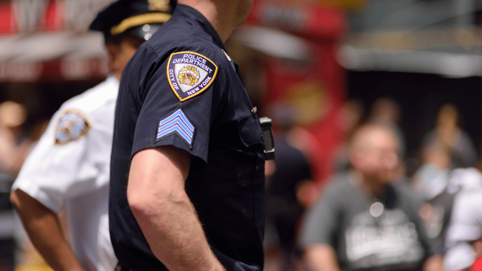 NYPD police two kids from Dublin - Irish Around The World
