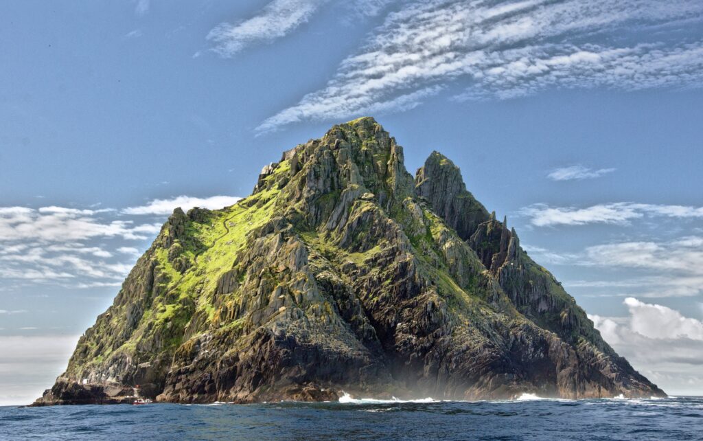 Fand Yields Cúchulainn To Emer – A Famous Irish Love Poem – Irish ...