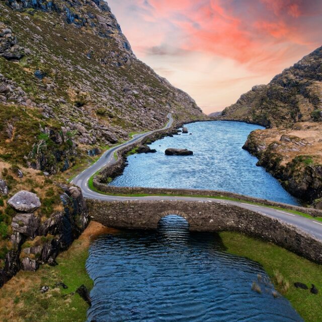 Scaffolding By Seamus Heaney - One Of His First Poems An Irish Love Poem