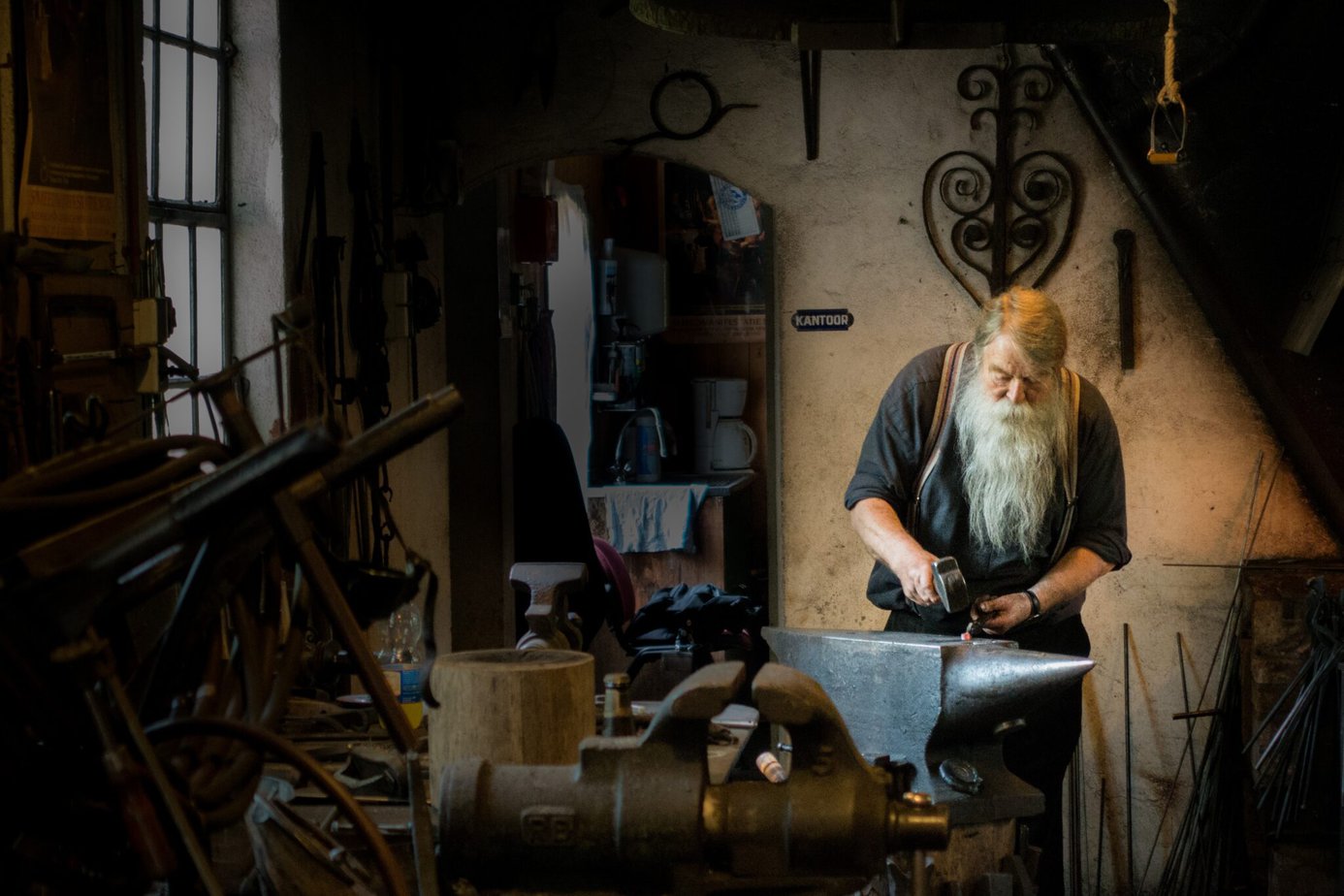 Exploring Seamus Heaney’s “The Forge” – A Poem of Craftsmanship and ...